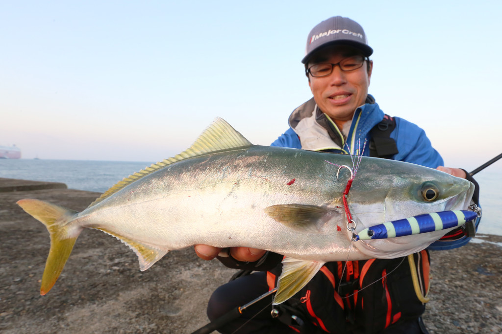 【ショアジギ道場R vol.9】フォールバイトが取れる秘密 | 釣りの総合動画サイト「Vish（ヴィッシュ）」