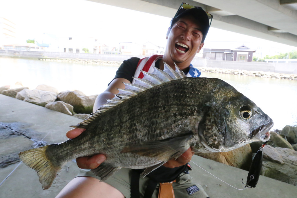 オニちゃんねるvol.15「残暑を楽しむアワジ遊び2パターン！」 | 釣りの総合動画サイト「Vish（ヴィッシュ）」