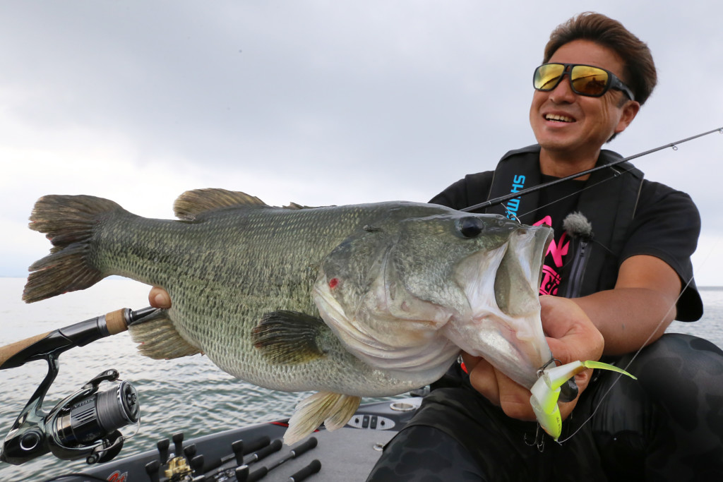 奥田学BigTheory[ビッグセオリー]vol.9「ワンビッグ狙いのスピード特化型ゲーム」 | 釣りの総合動画サイト「Vish（ヴィッシュ）」