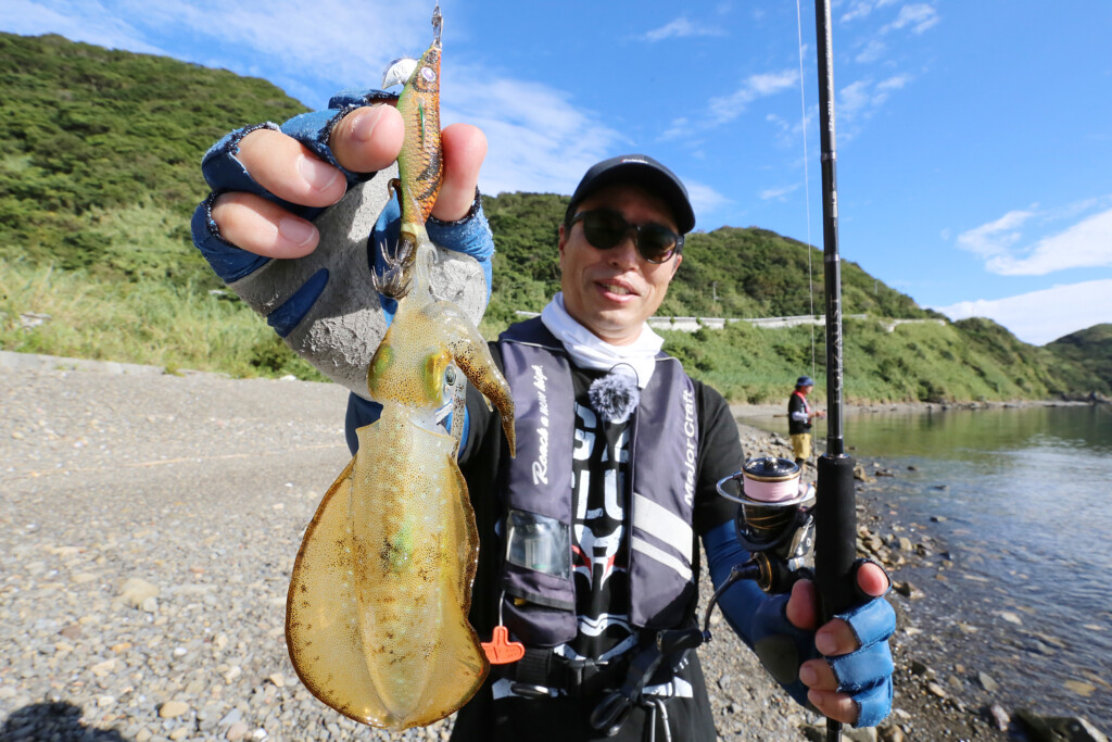 餌木蔵劇場vol.12 「高活性なイカがいる【サーフエギング】のススメ」 | 釣りの総合動画サイト「Vish（ヴィッシュ）」