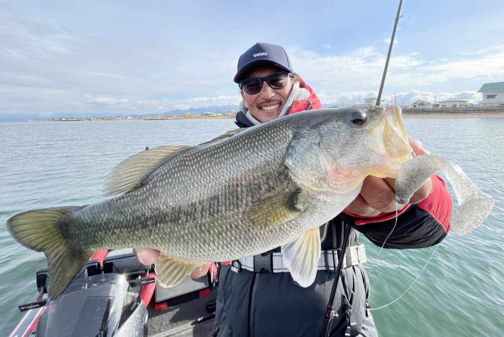 南湖LOVER vol.8 「3大修行で研ぎ澄ますデカバス攻略術」 | 釣りの総合動画サイト「Vish（ヴィッシュ）」