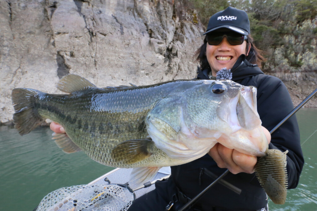 三原節 其の拾壱（vol.11）「春の増水＆濁り=フットボール攻め」 | 釣りの総合動画サイト「Vish（ヴィッシュ）」