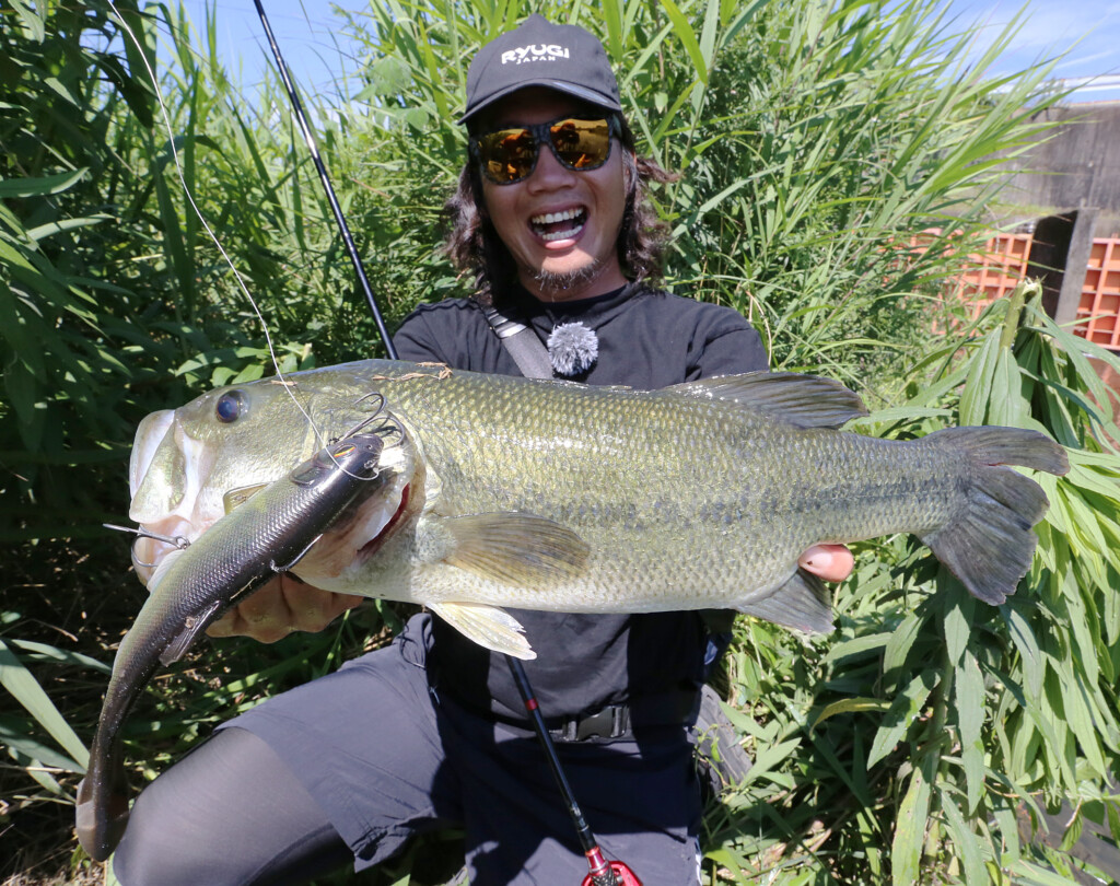 三原節[みはらぶし]vol.13 「見えバスサイト奥義【レイジースイマー7展開】」 | 釣りの総合動画サイト「Vish（ヴィッシュ）」