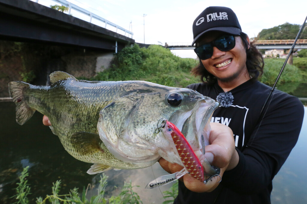 三原節[みはらぶし]vol.13 「流れと水質・魚の目線を釣る羽根モノローテ」 | 釣りの総合動画サイト「Vish（ヴィッシュ）」