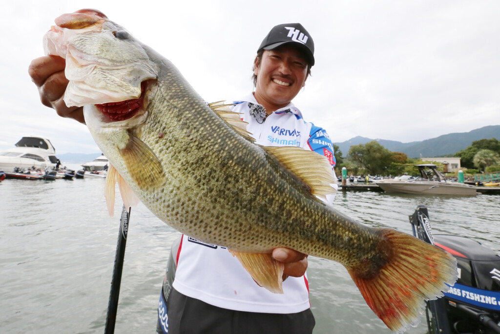 南湖LOVER vol.10 「目指せ250万円！たまらんばい、本気の戦いに参戦」 | 釣りの総合動画サイト「Vish（ヴィッシュ）」