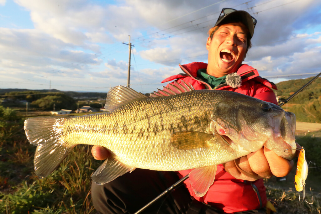 オニちゃんねるvol.22 「暖冬の攻め方その2【メタルジャーク】」 | 釣りの総合動画サイト「Vish（ヴィッシュ）」