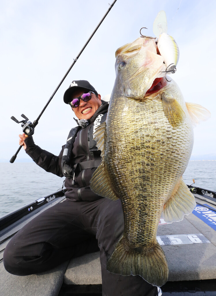 キムケンスタイルvol.20 「速さに勝る食わせナシ！北湖で巻く」 | 釣りの総合動画サイト「Vish（ヴィッシュ）」